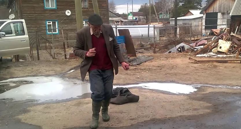 Чоловік дізнався за кого дочка збиралася заміж і трохи з ланцюга не зірвався а причиною того